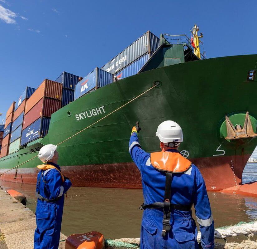 Straight Forward Freight, Shipping and Customs. - Kinnes Shipping